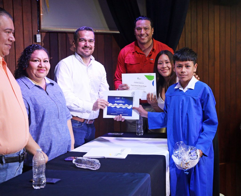 ENTREGA UADEC CONSTANCIAS DE CIERRE DEL CICLO DEL PROGRAMA PERAJ ...